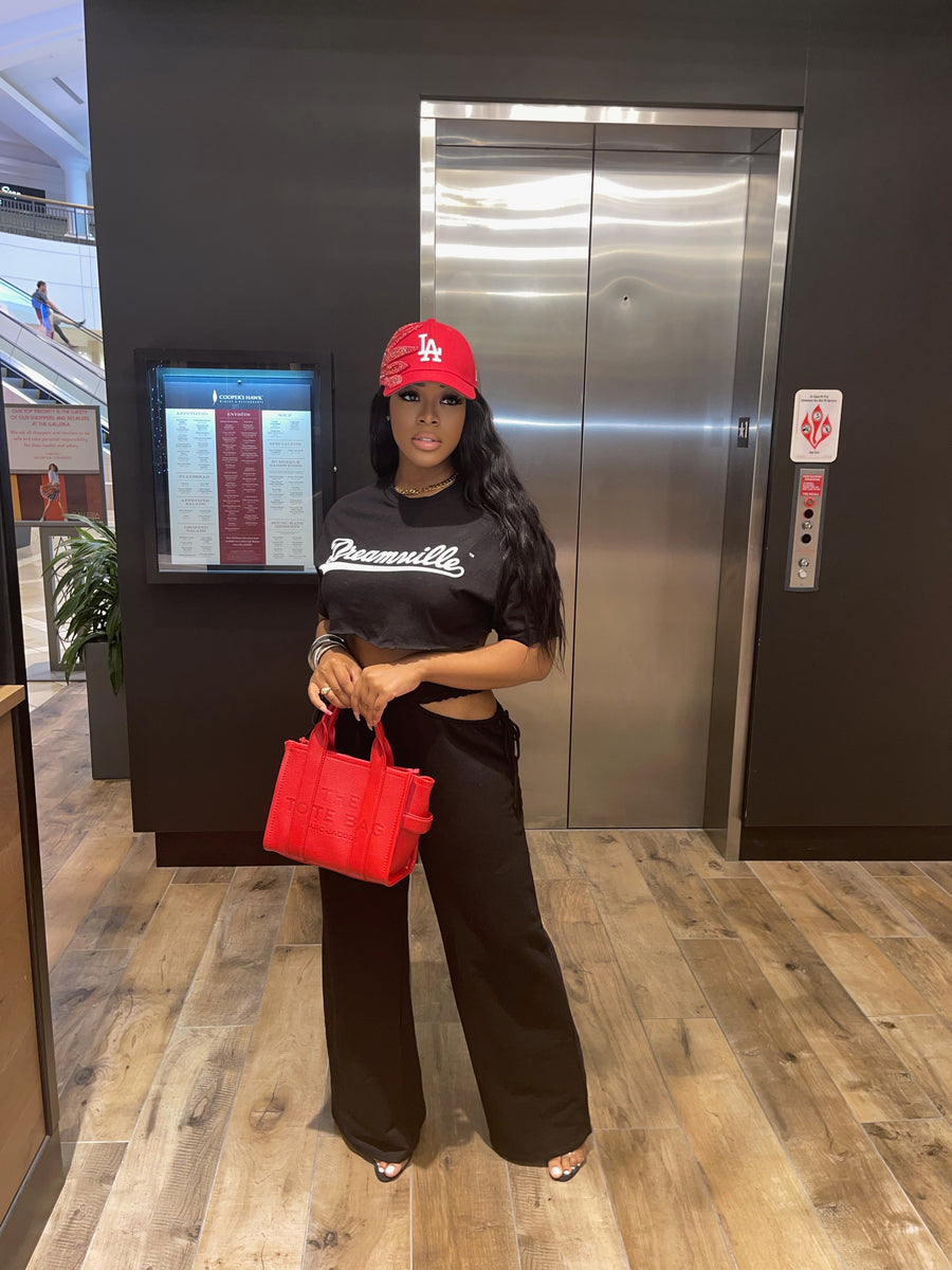 The “Peek a boo” Black Pants – Chique Me
